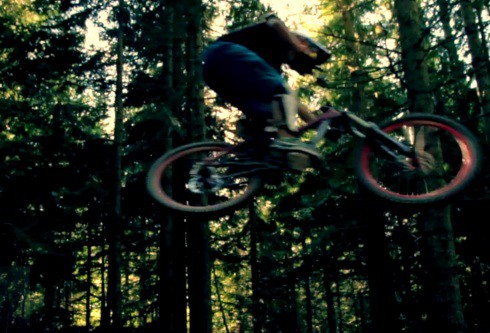 Above The Dust - Video auf bildschirmarbeiter.com