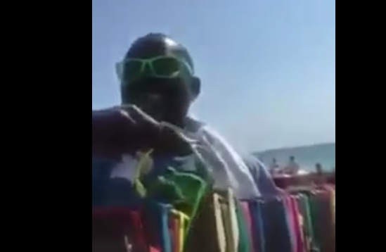 Strandverkäufer - Video auf bildschirmarbeiter.com