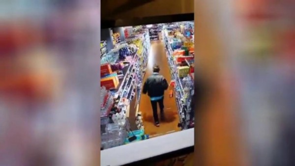 Wurst im Supermakt droppen - Video auf bildschirmarbeiter.com