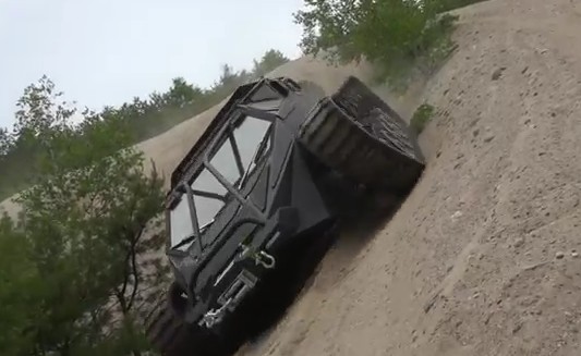 Ripsaw EV2 Luxury Super Tank - Video auf bildschirmarbeiter.com