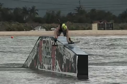 Wakeboard - Crashes - Video auf bildschirmarbeiter.com